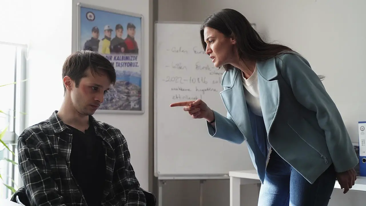 Secretos de Familia serie turca capítulo 29 en español - Series y Novelas